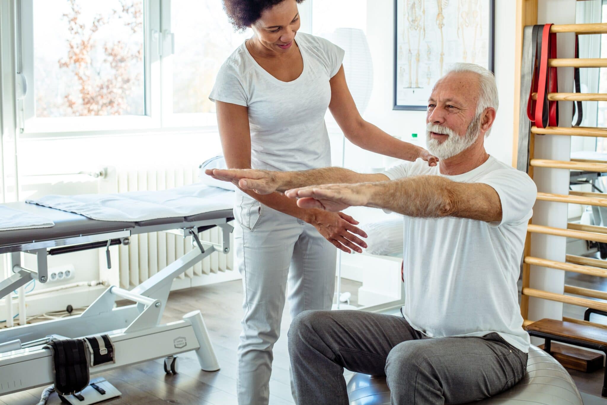 Fysioterapi og fysioterapeut tilbyder ryghold og fascial manipulation ...